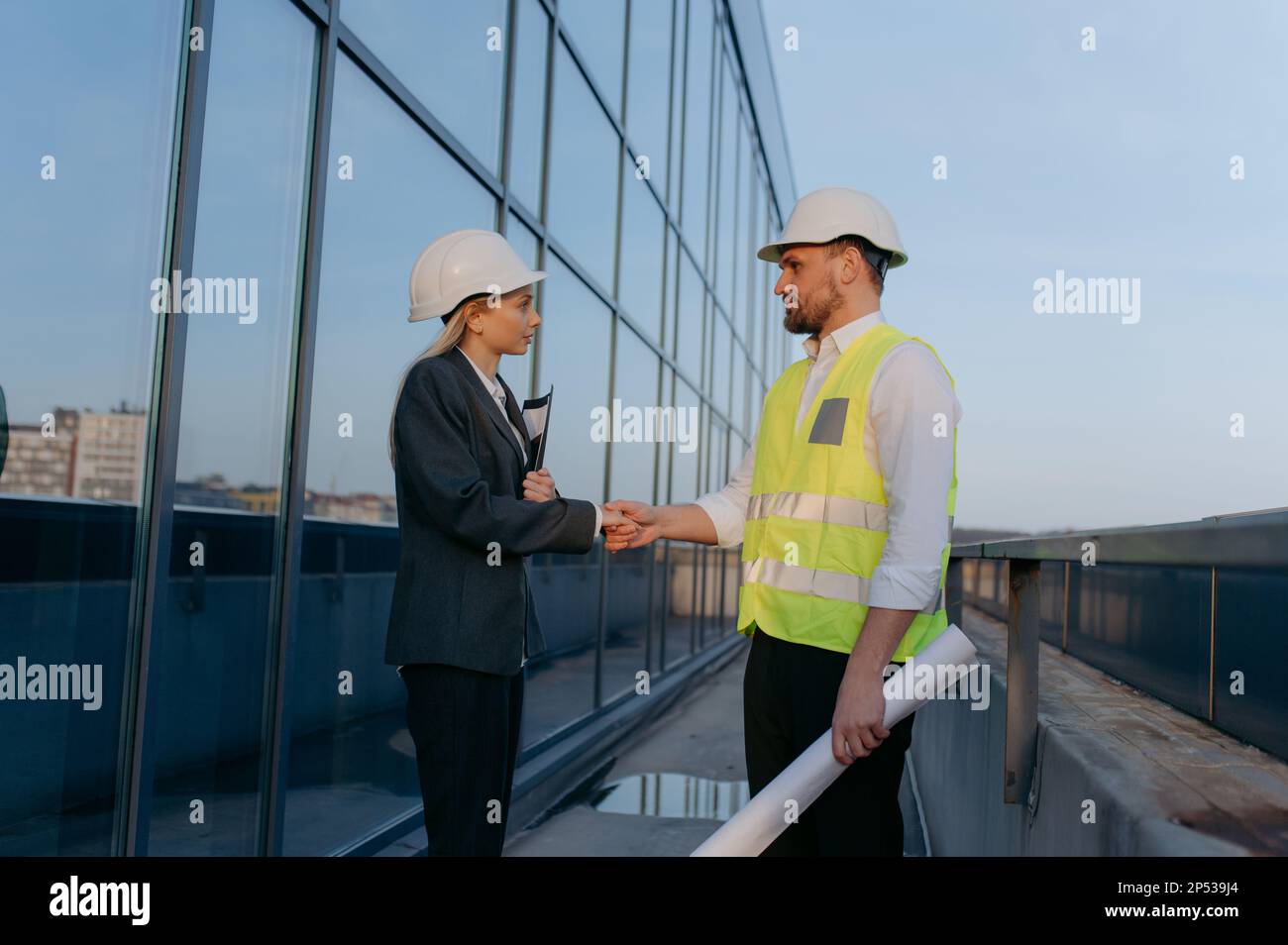 Developer partner hi-res stock photography and images - Alamy