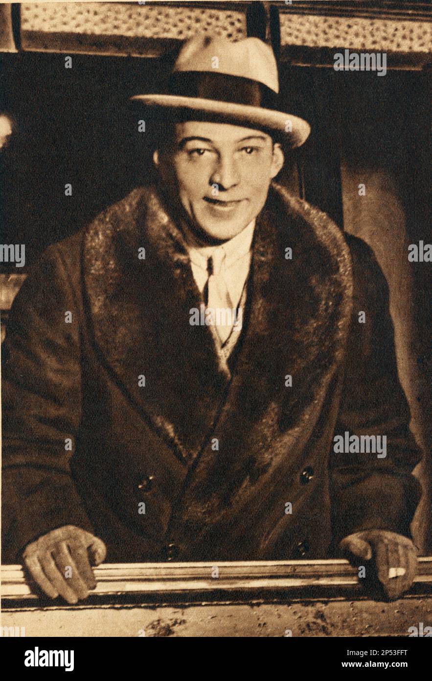 1926 ca. , New York , USA : The silent screen movie actor RUDOLPH ...