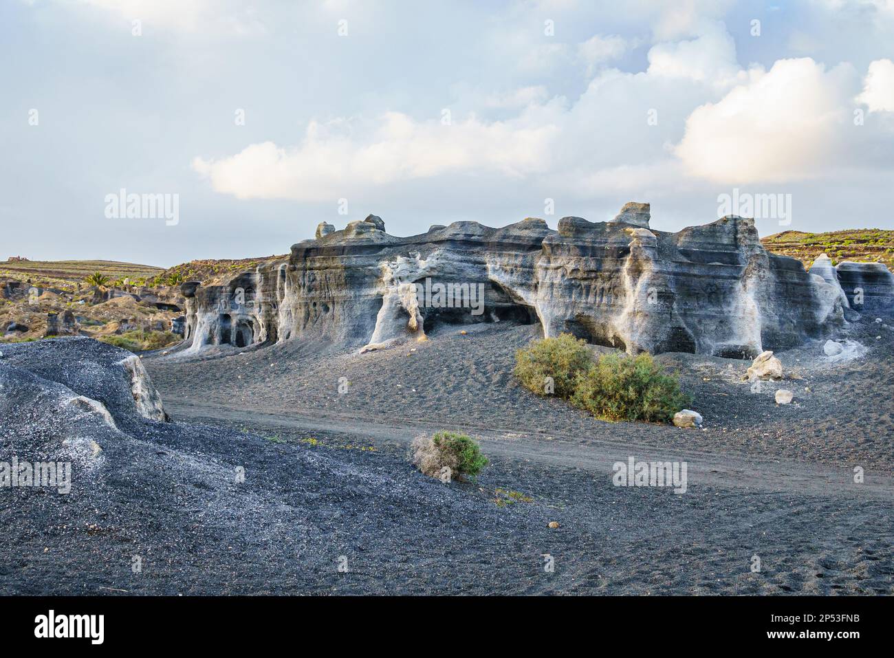 Stratified rock formation hi-res stock photography and images - Alamy