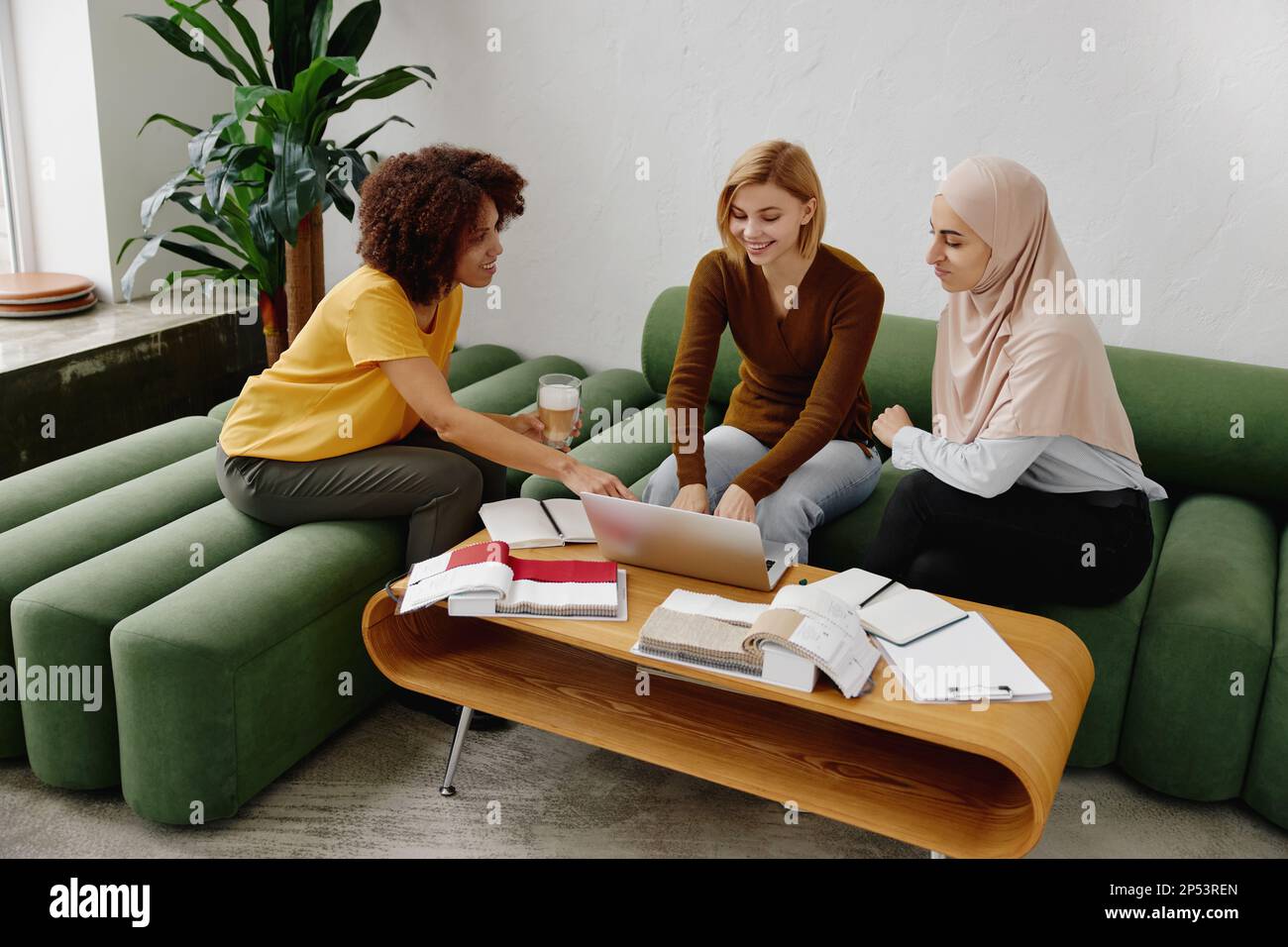 Multicultural team young entrepreneurs hi-res stock photography and ...