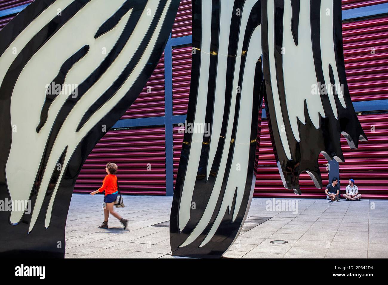 Roy lichtenstein sculpture brushstroke hi-res stock photography and ...