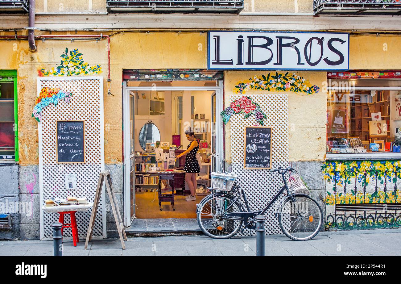 Libros, book store, Calle del Espiritu Santo 15 , in Malasana quarter ...