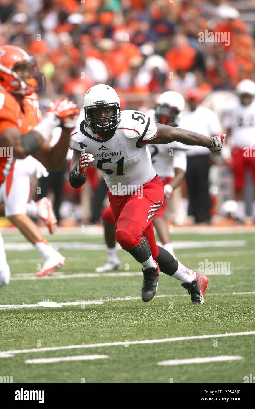 Cincinnati Bearcats Greg Blair (51) during a game against the Illinois ...
