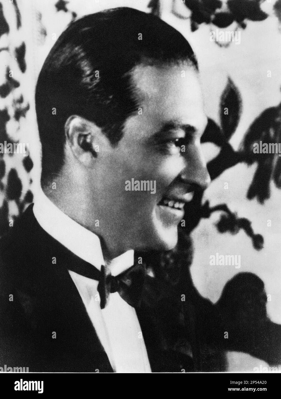 1922 , Los Angeles , USA : The silent screen movie actor RUDOLPH ...