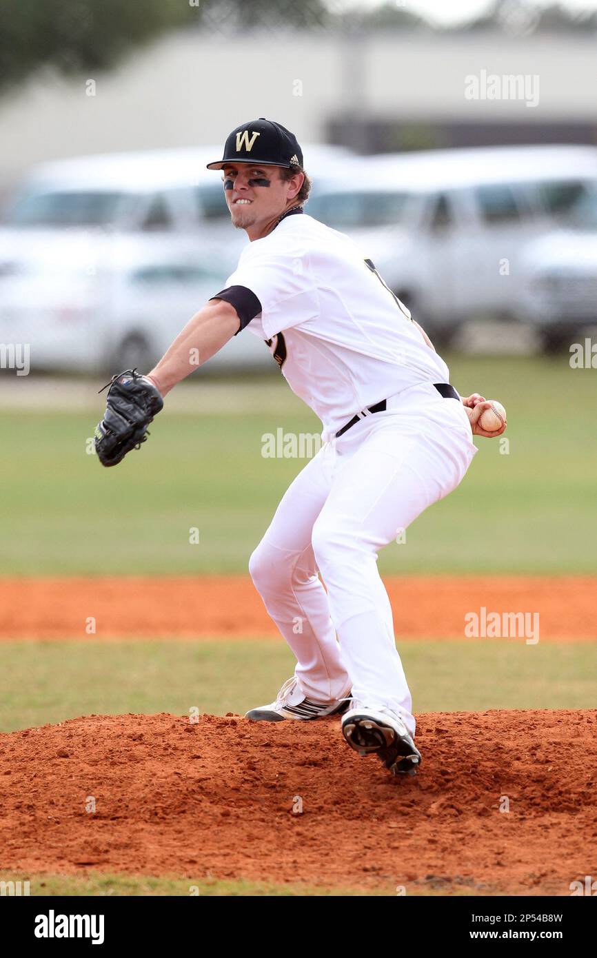 Western Michigan Broncos pitcher Troy Forton #16 delivers a pitch ...