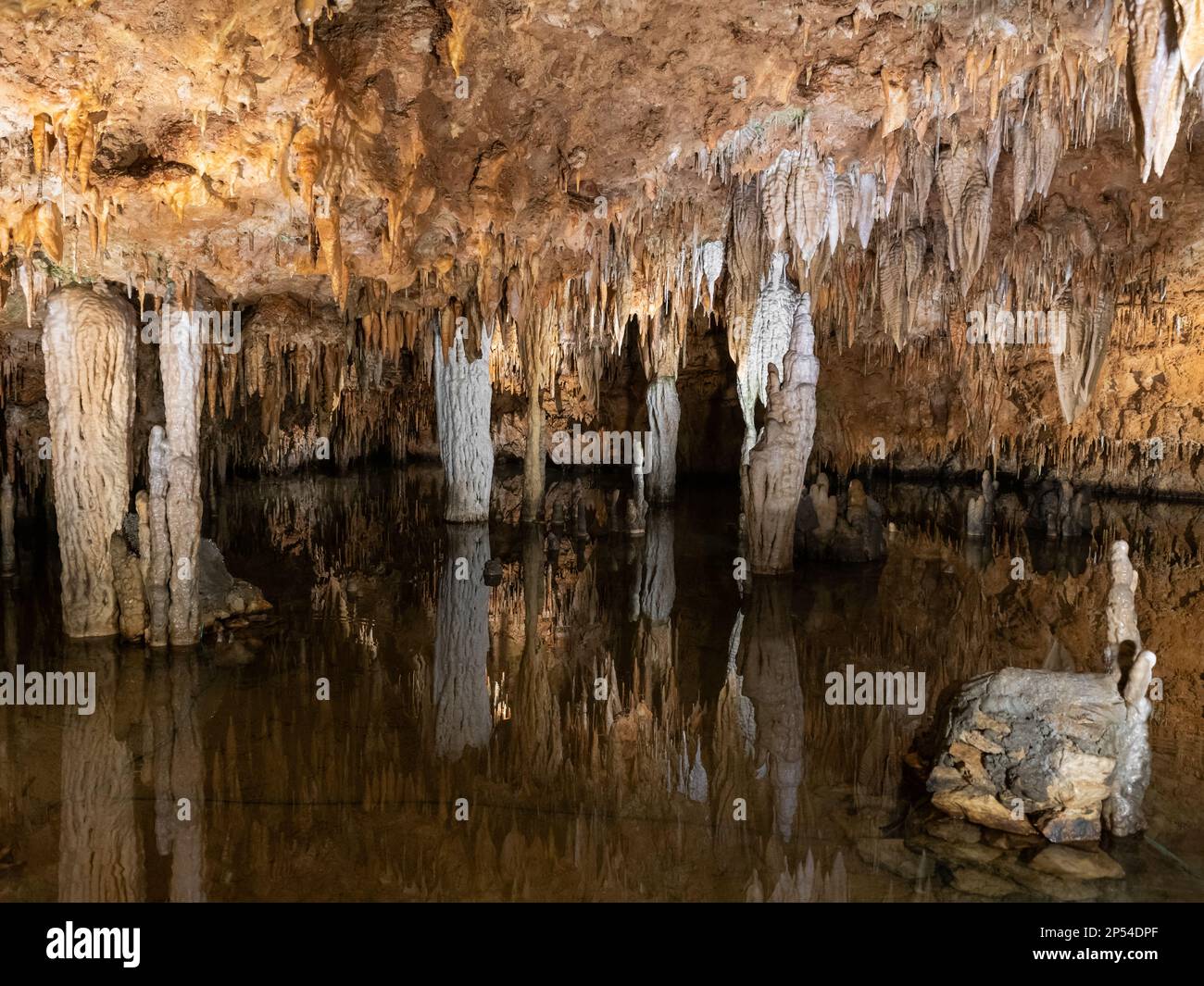 Meramec caverns hi-res stock photography and images - Alamy