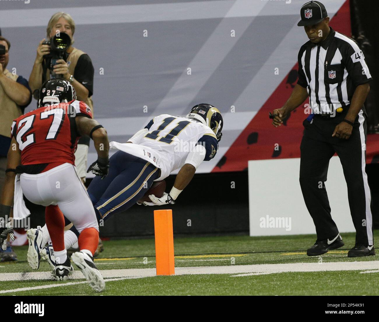 St. Louis Rams wide receiver Tavon Austin (11) makes a touch-down catch ...