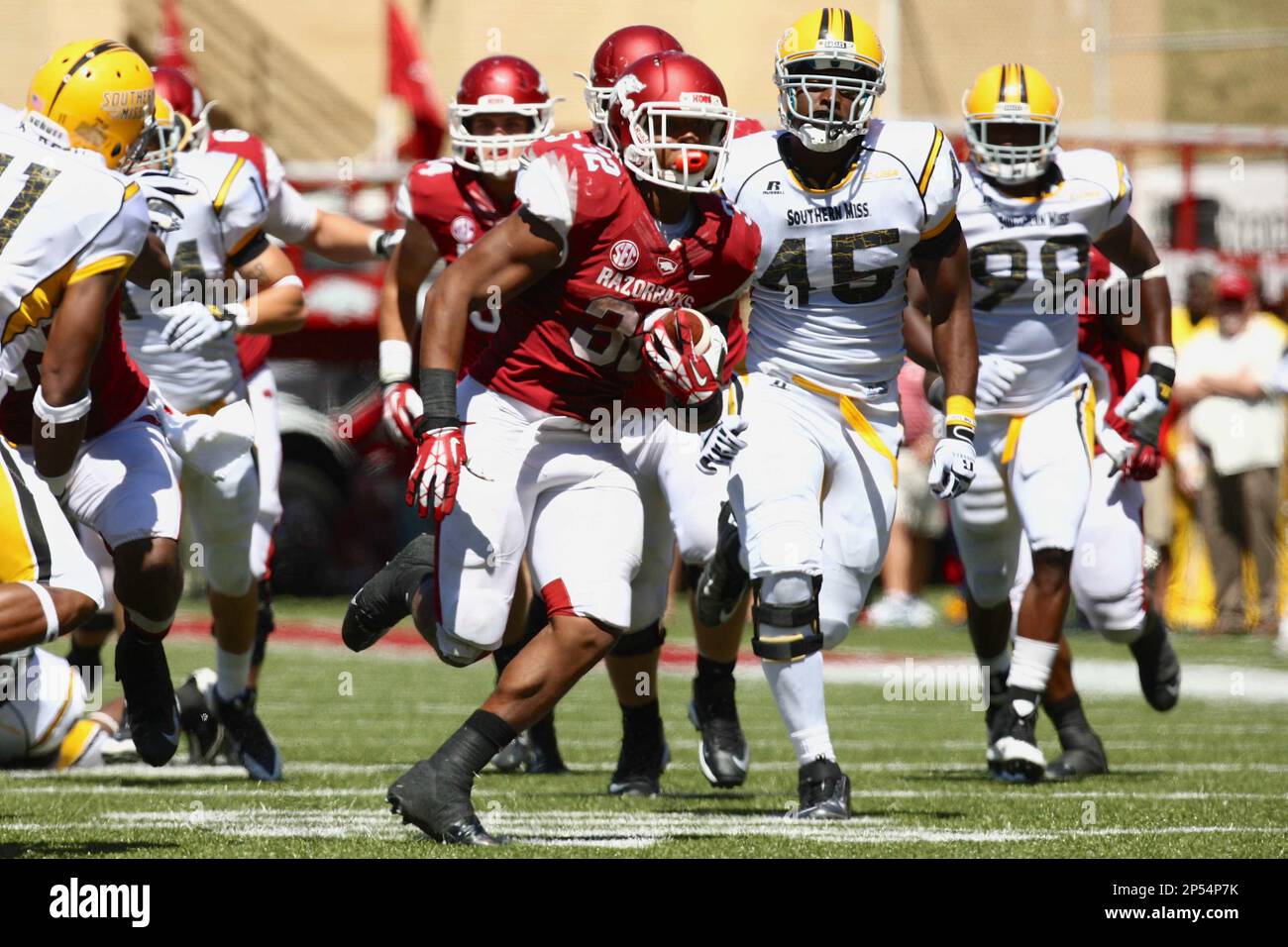 Sept. 14, 2013: Razorback running back Jonathan Williams #32 breaks out ...