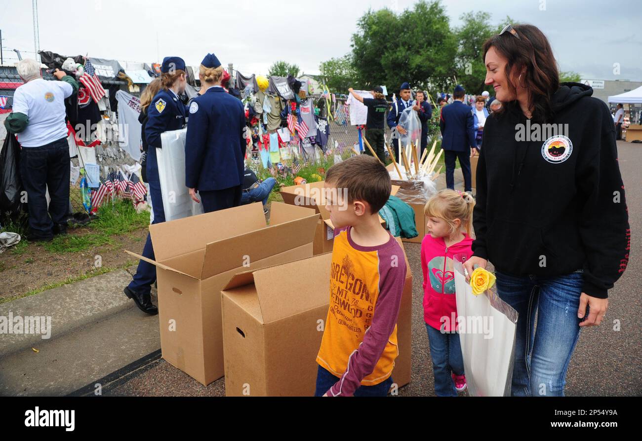 Brayden, Brielle and Krista Carter, the family of Granite Mountain ...