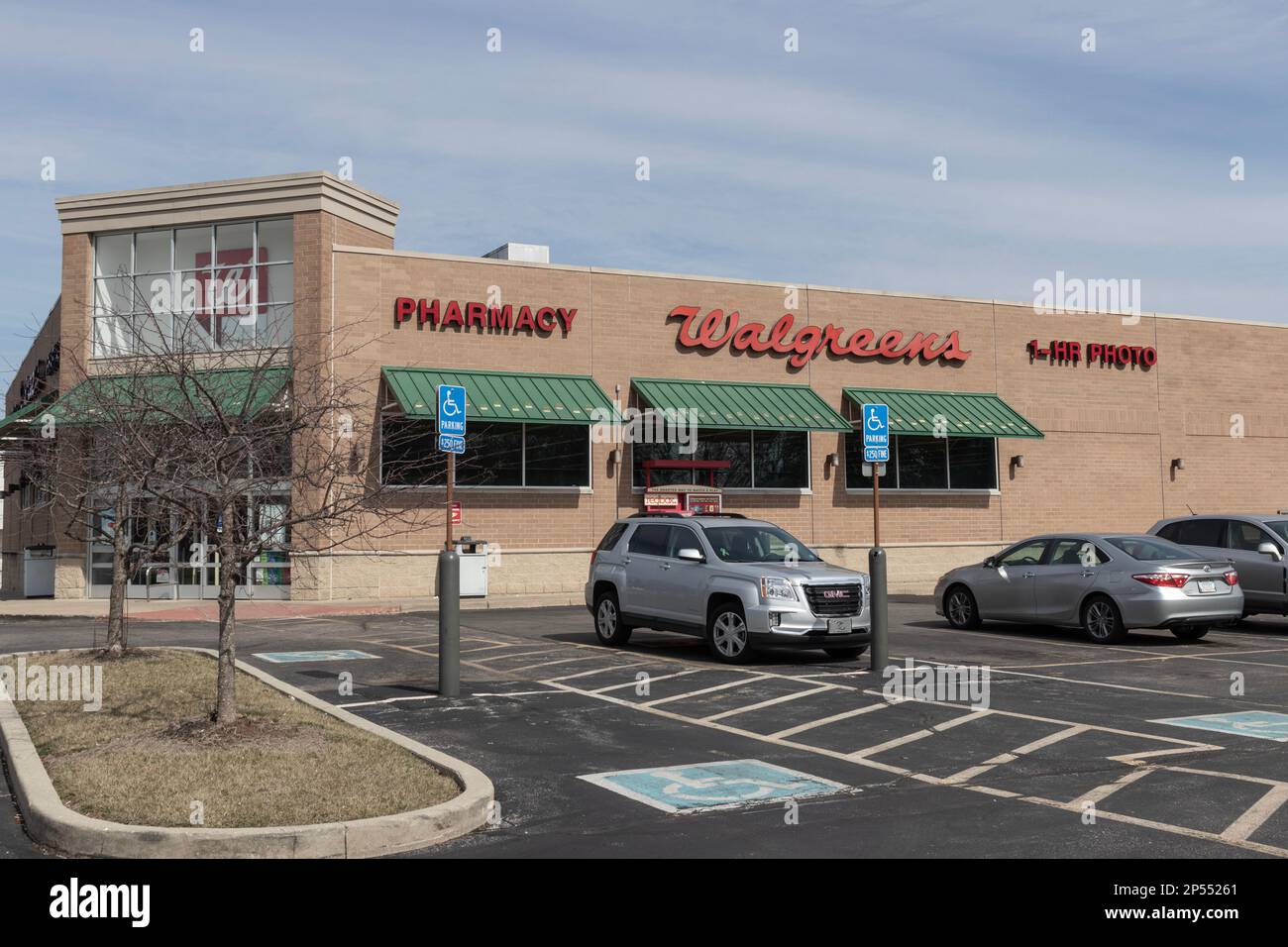 Walgreens pharmacy hi-res stock photography and images - Alamy