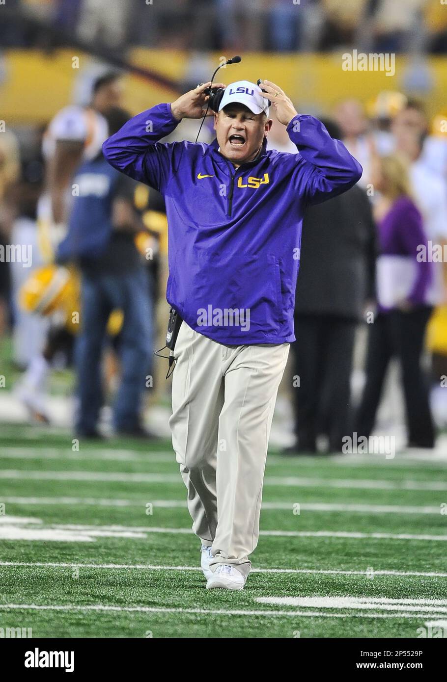 Aug. 31,2013:.LSU Tigers head coach Les Miles on the sidelines in a ...