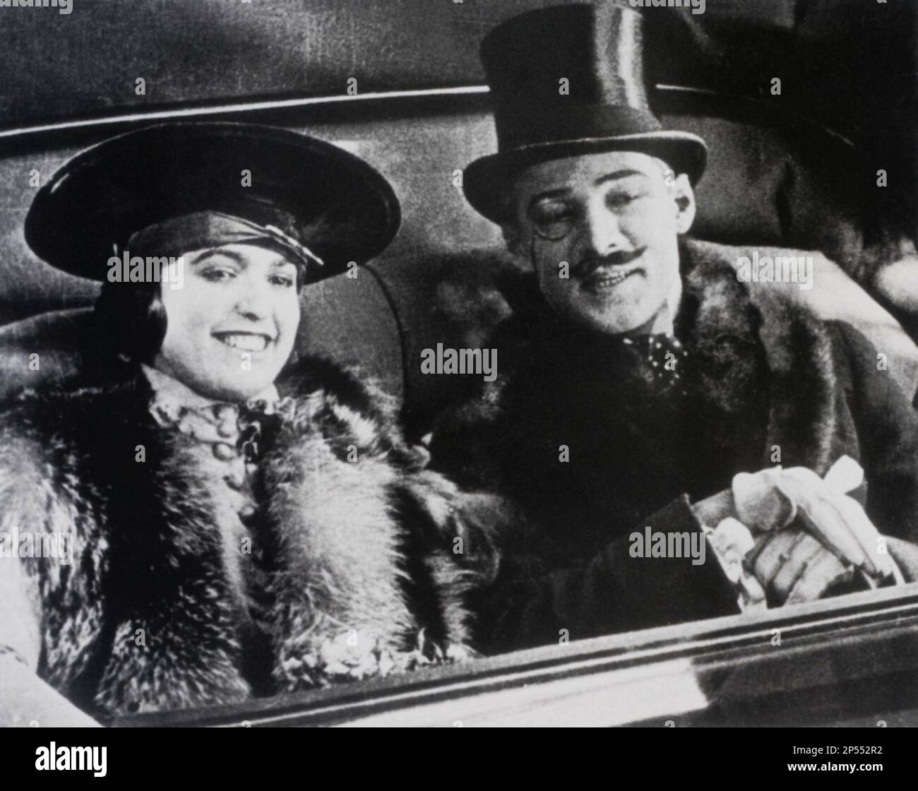 1918 , USA : The silent screen movie actor RUDOLPH VALENTINO ( born ...