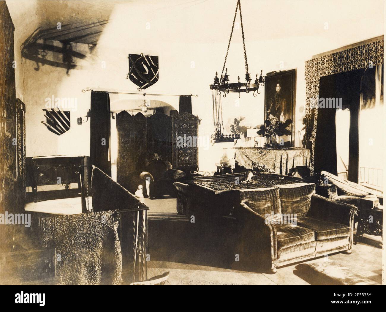 1926, Los Angeles , USA : The house THE FALCON LAIR , Beverly Hills ...