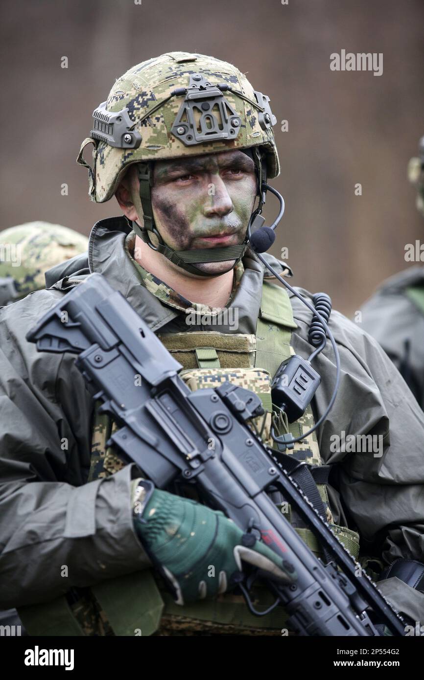 A presentation of the use of the Takrad , advanced tactical radio based ...