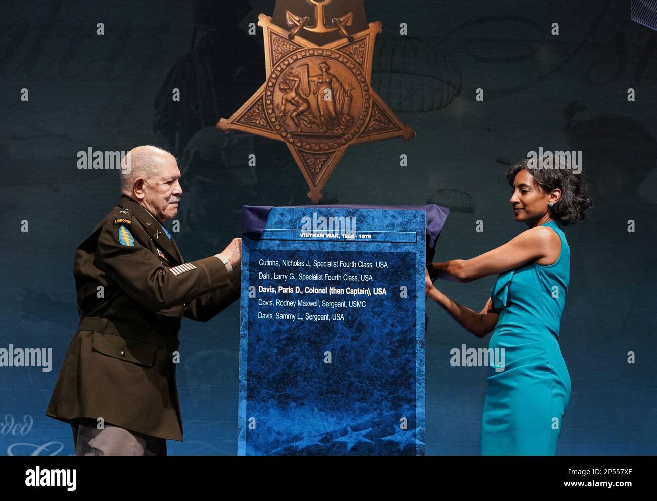 Hall of heroes hi-res stock photography and images - Alamy