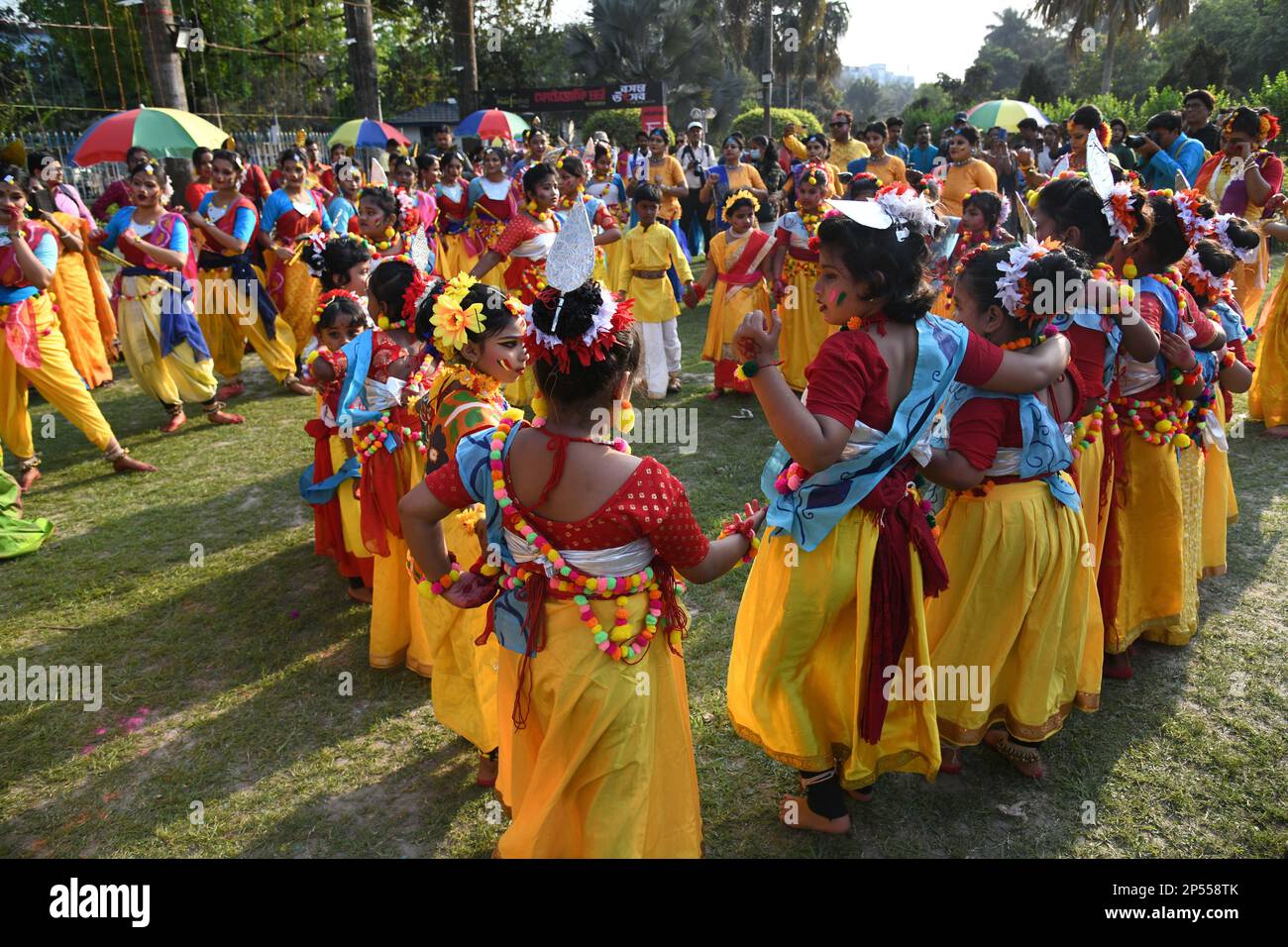March 05, 2023, Kolkata, India: Dancers performing Basanta Utsav to ...