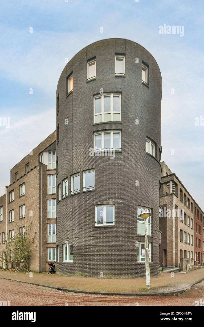 a building that looks like it's made out of some kind of brick, but ...