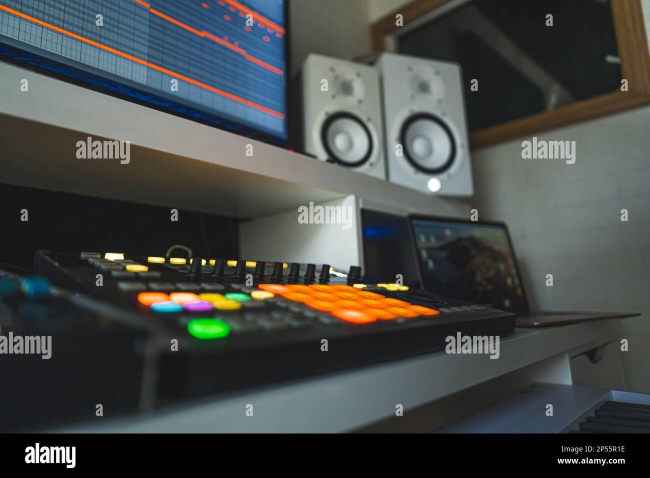 sound synthesizer, speaker and MIDI sequencer, home studio. High ...