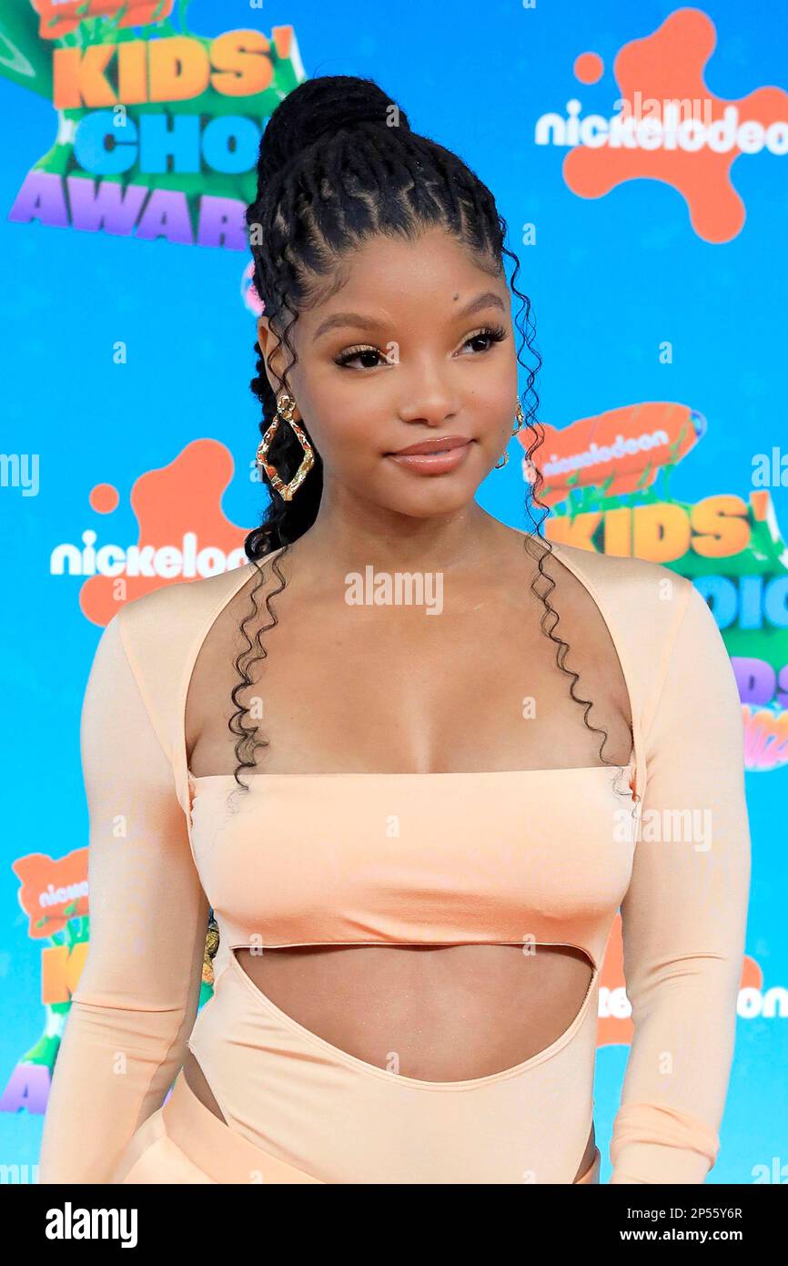 Los Angeles, CA. 4th Mar, 2023. Halle Bailey at arrivals for Nickelodeon Kids' Choice Awards ...