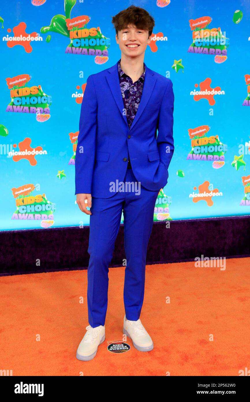Los Angeles, CA. 4th Mar, 2023. Owen Holt at arrivals for Nickelodeon ...