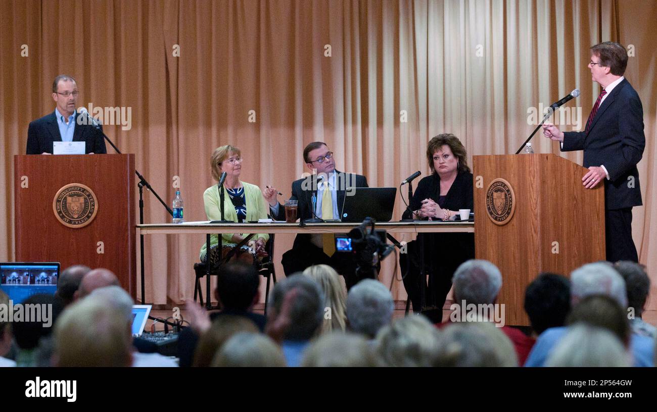 Texas State Board of Eduction Vice-chair Thomas Ratliff, left, and ...