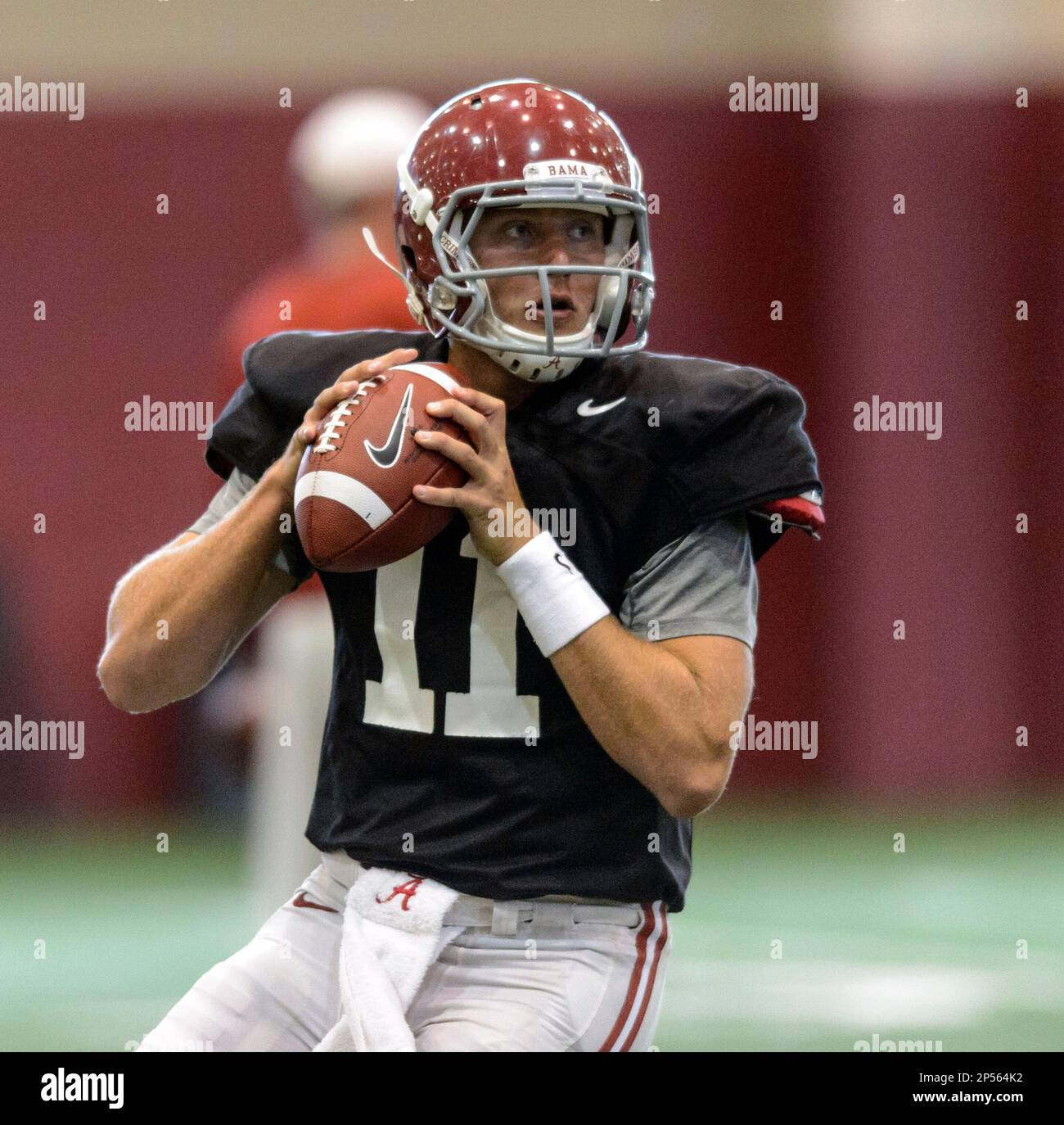 Alabama quarterback Alec Morris (11) works through drills during their ...