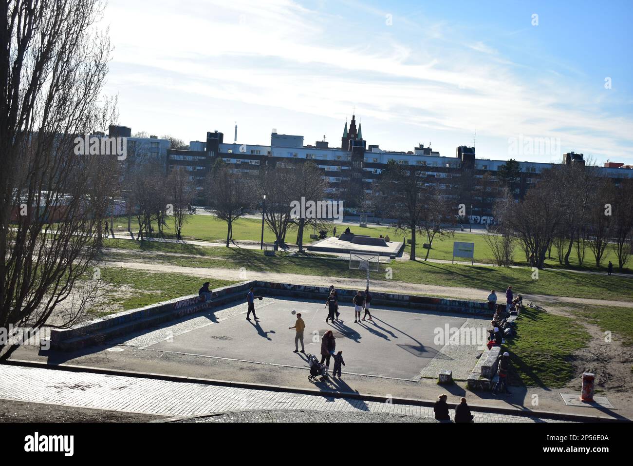 Mauer park basketball hi-res stock photography and images - Alamy
