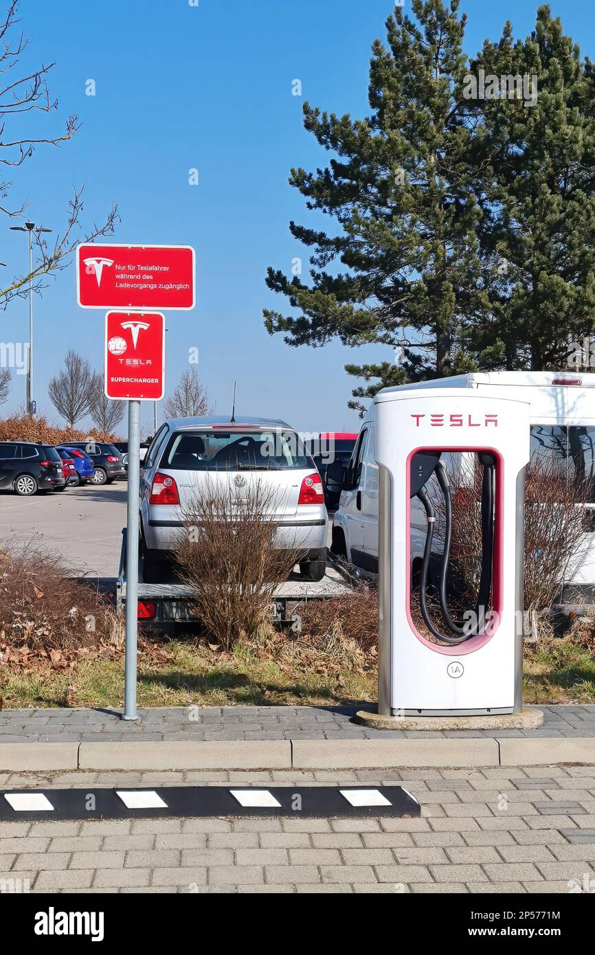Empty Tesla supercharger - only for Tesla drivers Stock Photo - Alamy