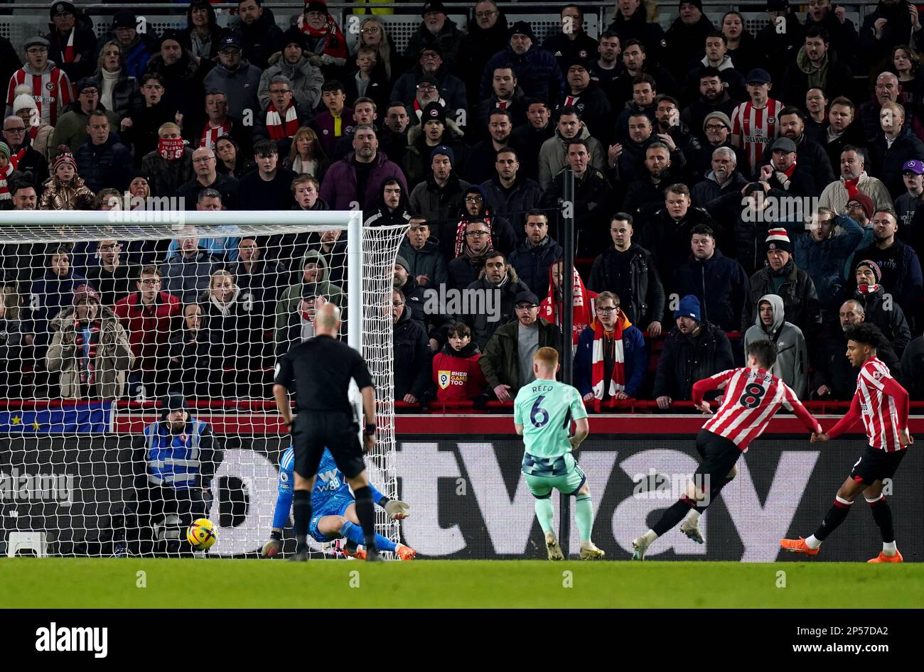 Brentford's Mathias Jensen scores his sides third goal during the ...