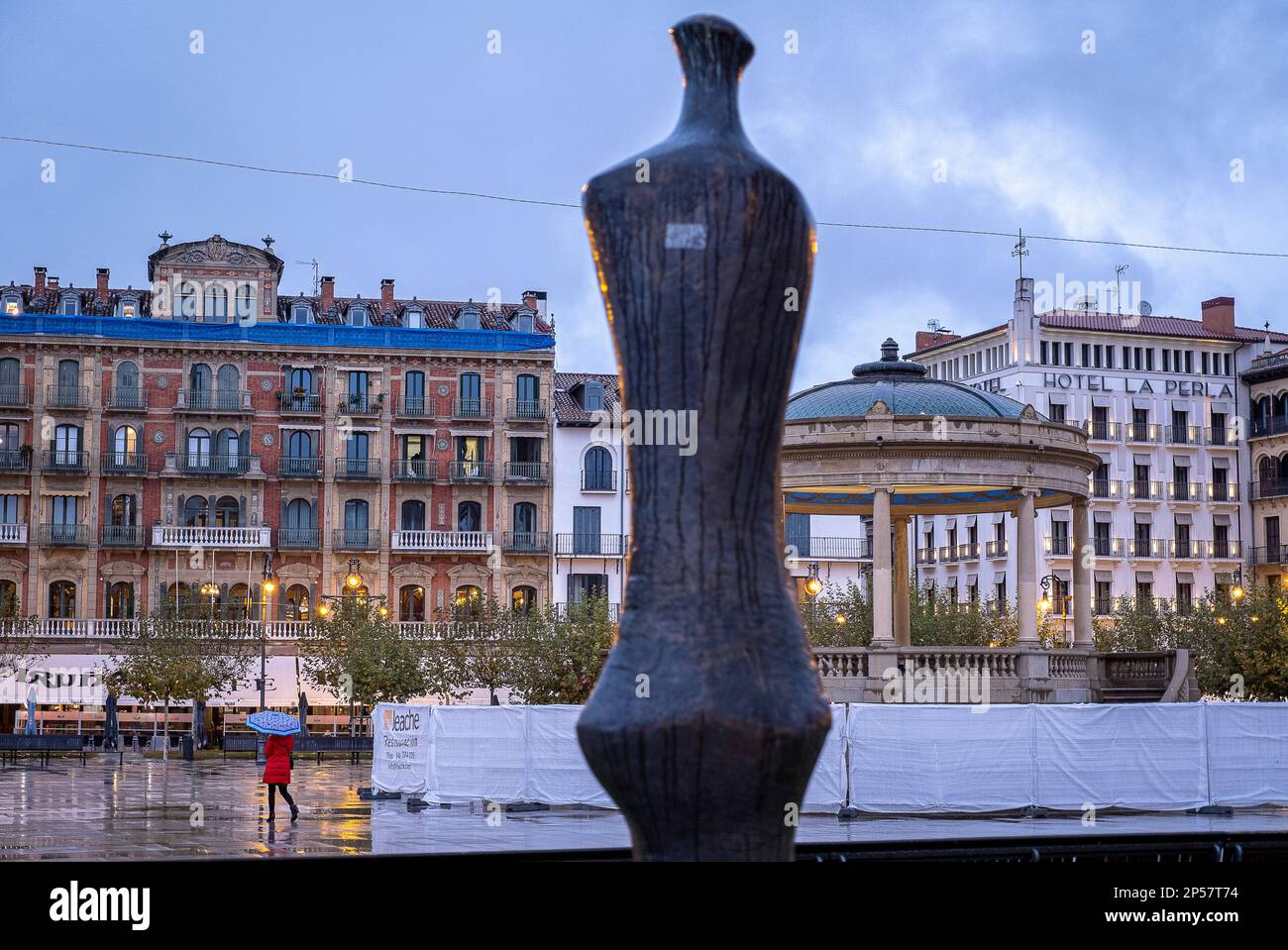“Light triple unit”, a bronze sculpture by Jorge Oteiza, in Plaza Del ...