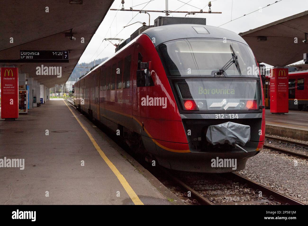 Siemens desiro hi-res stock photography and images - Alamy