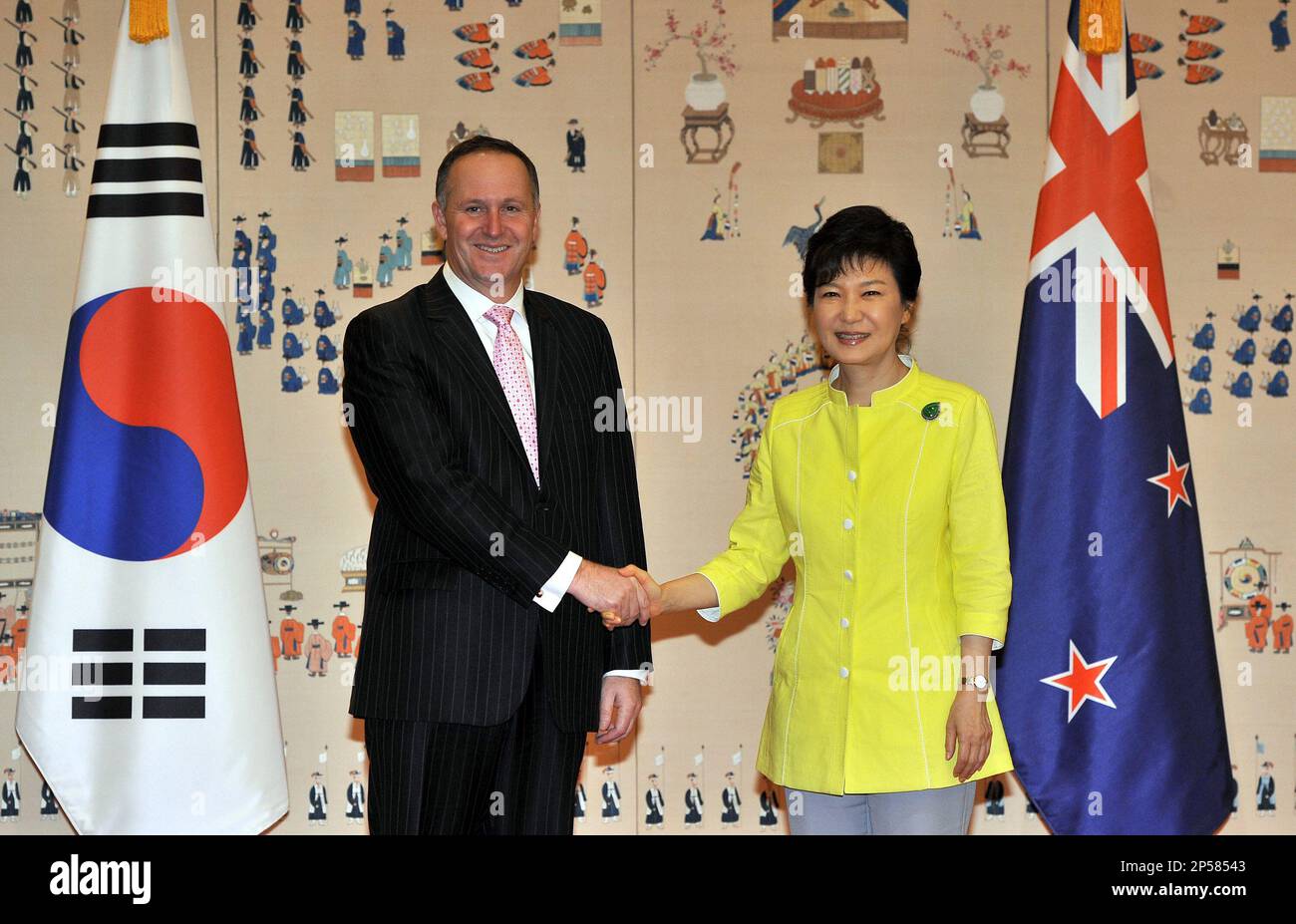 South Korean President Park Geun-hye, right, shakes hands with New ...