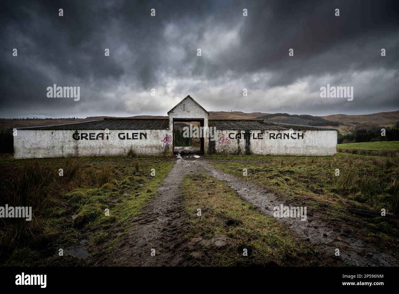 This old steading has been sitting by the side of the A82 for ever, and ...
