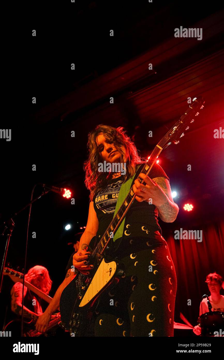 Punk rock group hi-res stock photography and images - Alamy