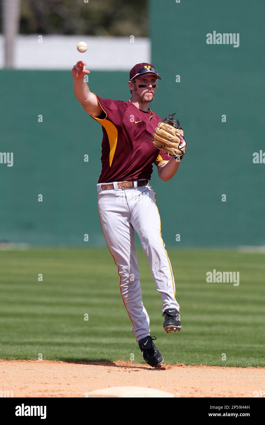 Second baseman Matt Puhl #16 of the Minnesota Golden Gophers during the ...