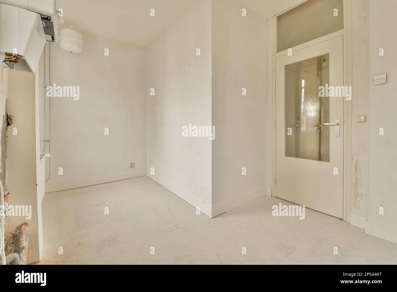 an empty room with white walls and no one person in the room, or part ...