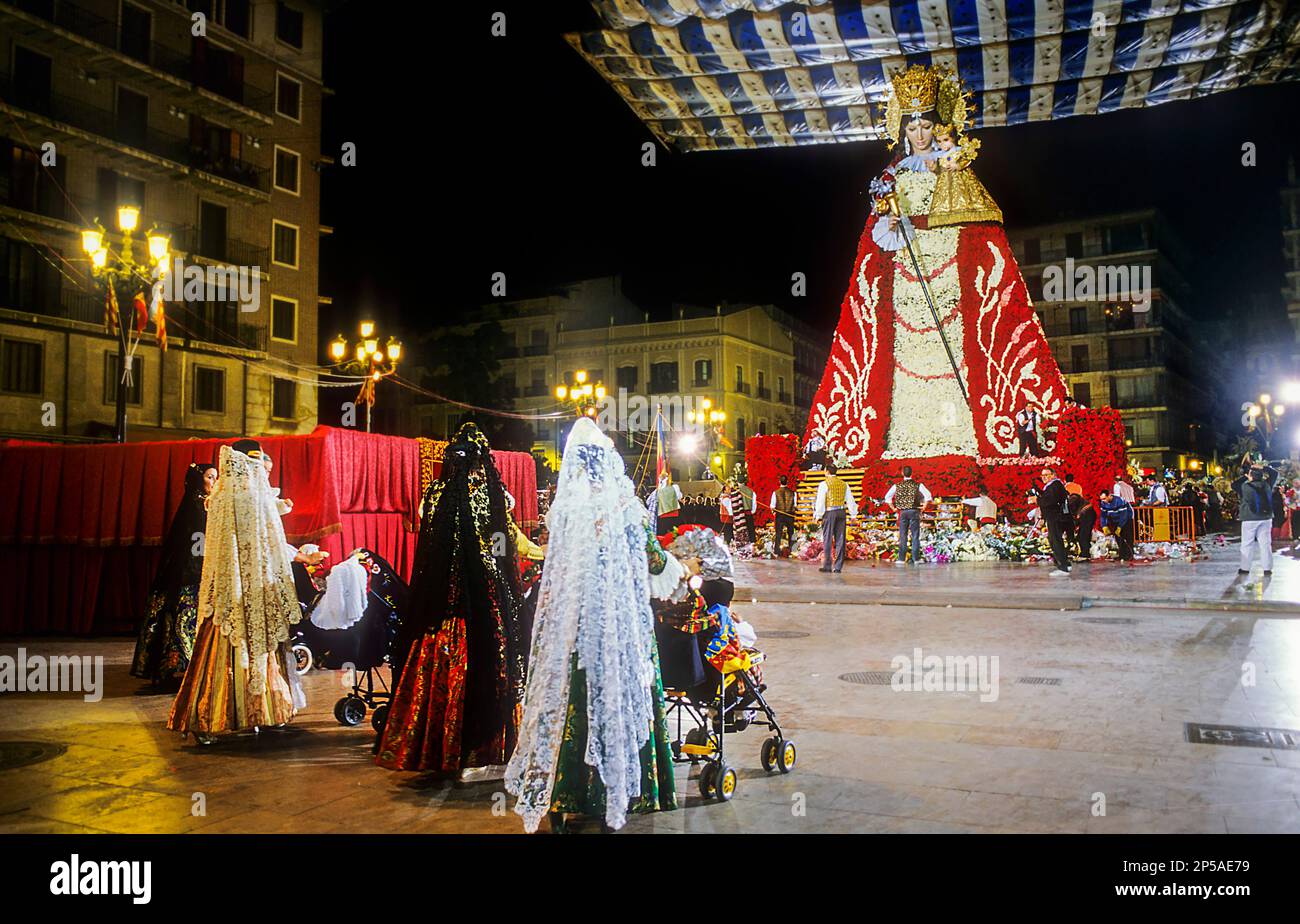Flower offering to `Virgen de los desamparados´,Fallas festival,Plaza ...