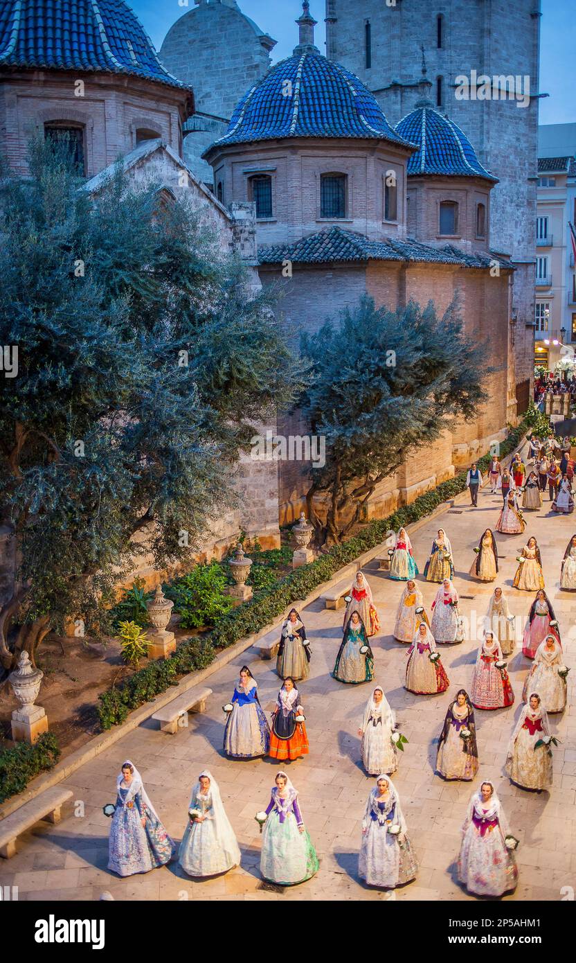 Flower offering parade,People with Floral tributes to `Virgen de los ...