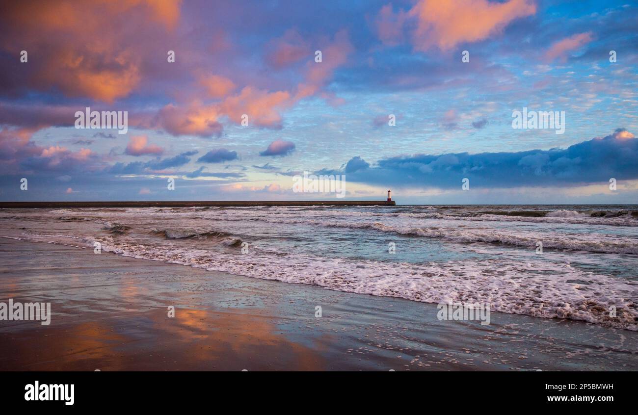 Berwick Pier and Lighthouse viewed from Spittal, Northumberland ...