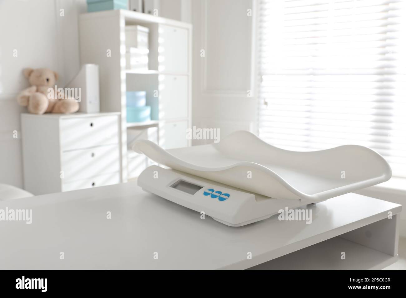 Baby weighing scales electronic hi-res stock photography and images - Alamy