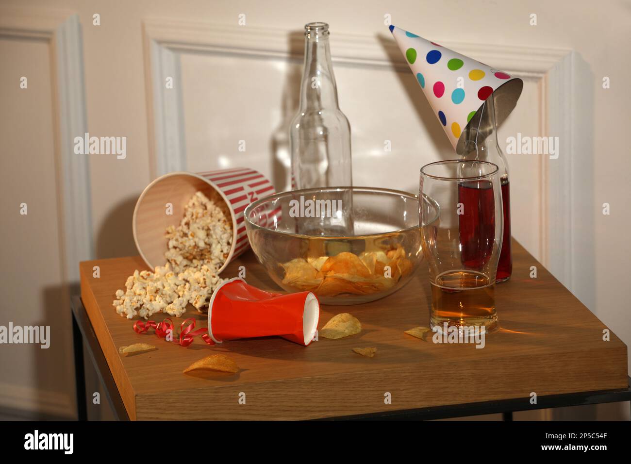 Messy cap hi-res stock photography and images - Alamy