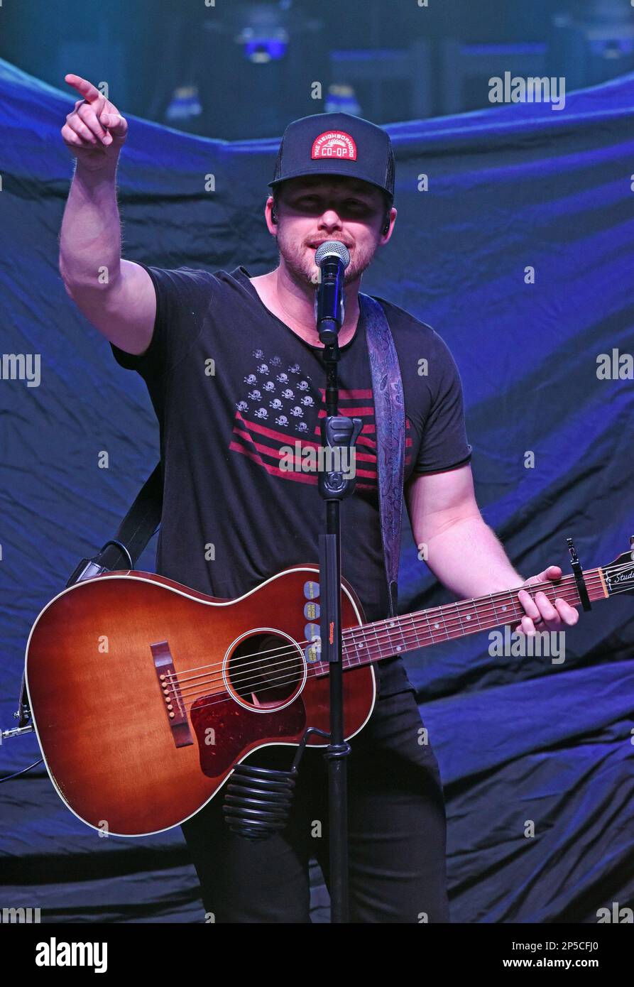 Hardy in concert hi-res stock photography and images - Alamy