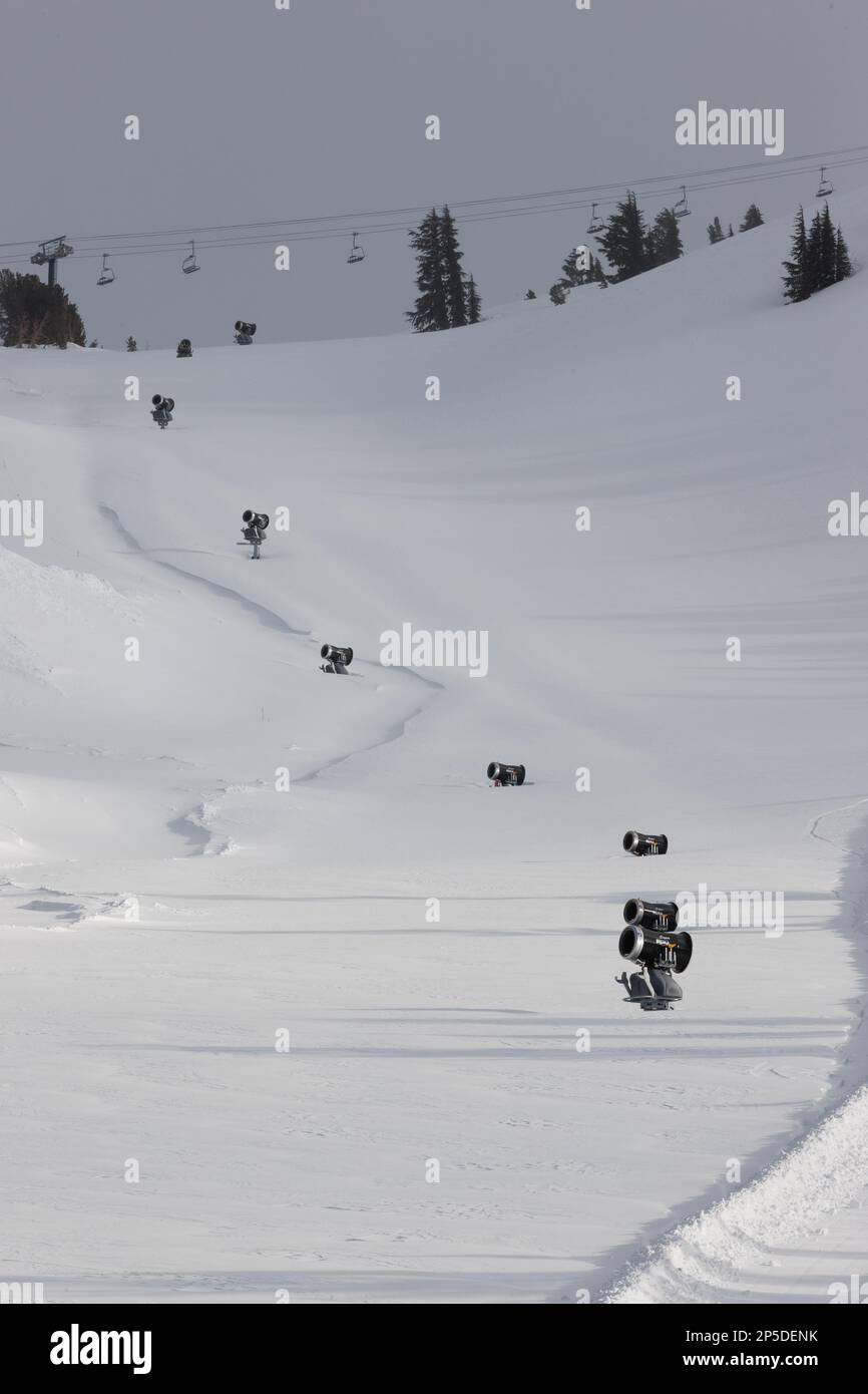 Ski run with snow machines hi-res stock photography and images - Alamy
