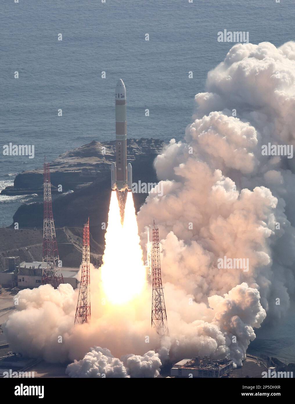 The Japan Aerospace Exploration Agency (JAXA)'s first H3 Launch Vehicle ...