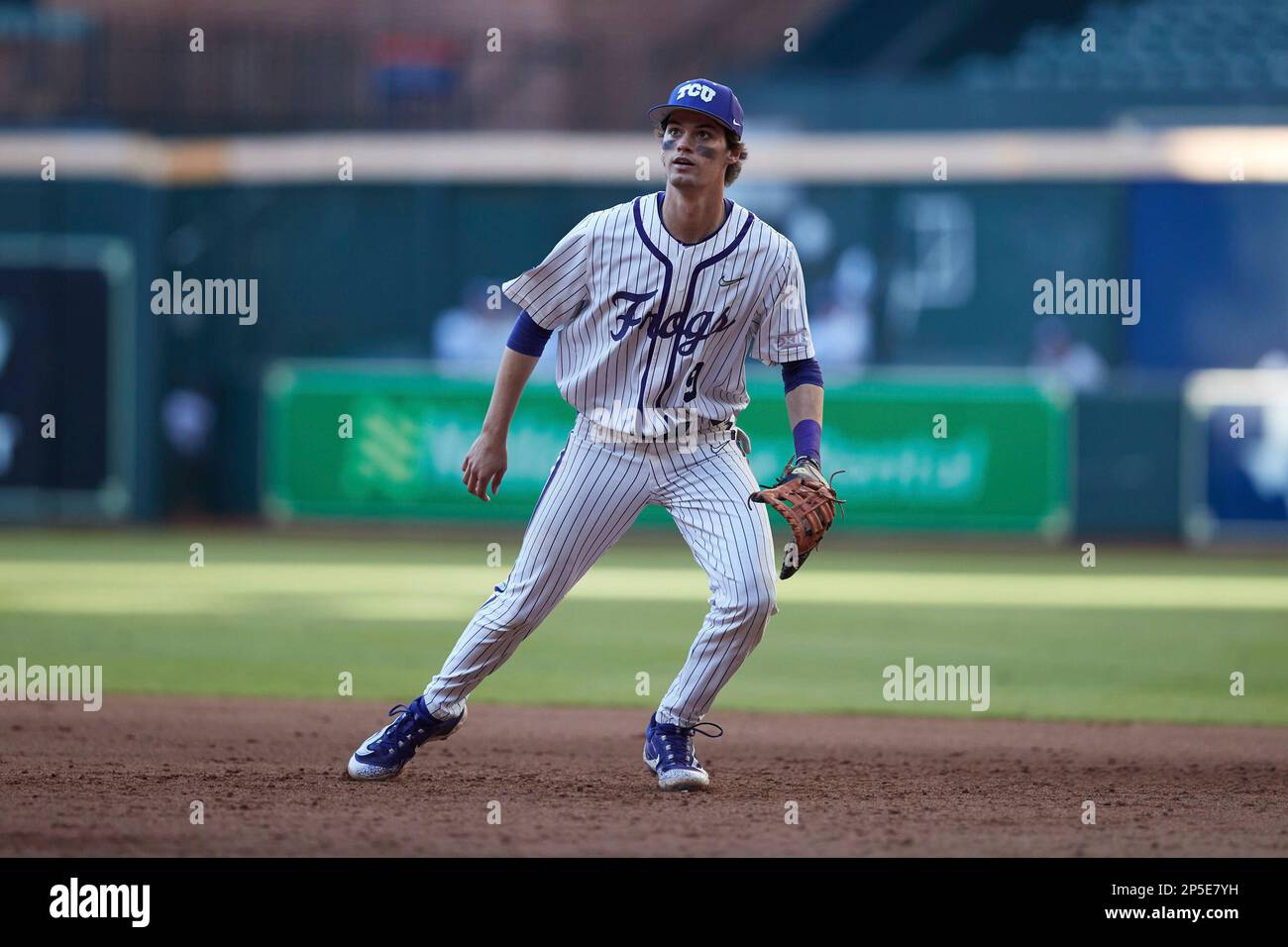 Texas Christian Horned Frogs first baseman Brody Green (9) on defense ...