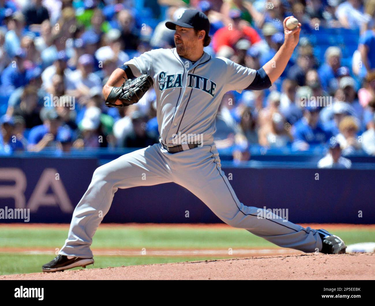 Seattle Mariners' Joe Saunders pitches against the Toronto Blue Jays ...