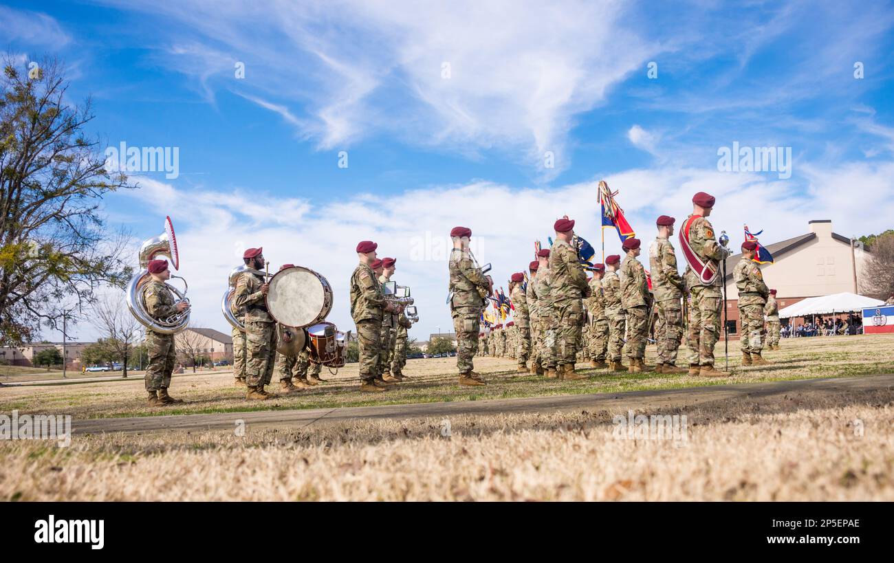 82nd airborne division flags hi-res stock photography and images - Alamy