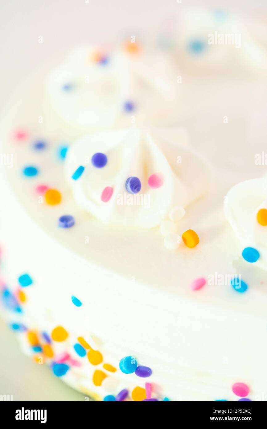 Birthday cake with funfetti sprinkles Stock Photo - Alamy