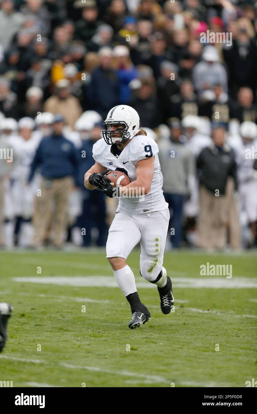 Penn State running back Michael Zordich (9) runs during a NCAA college ...