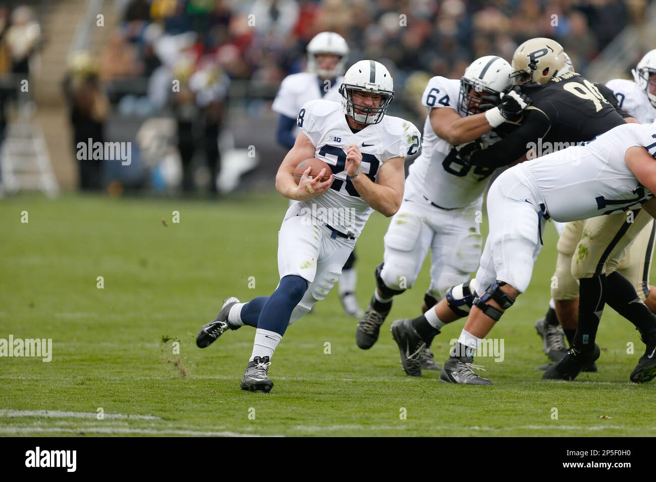 Penn State running back Zach Zwinak (28) runs with the football during ...